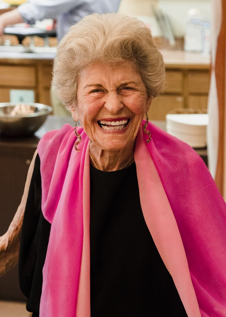 Bringing senior prom to the Monmouth community – The Western Howl